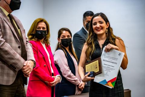 Grandes triunfos en el Premio CENEVAL | IEST Anáhuac