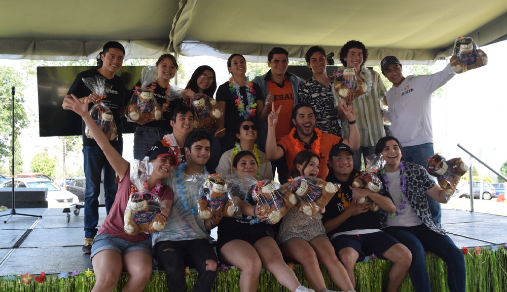 Salvador Abdala comparte su liderazgo en FESAL Campus Sur