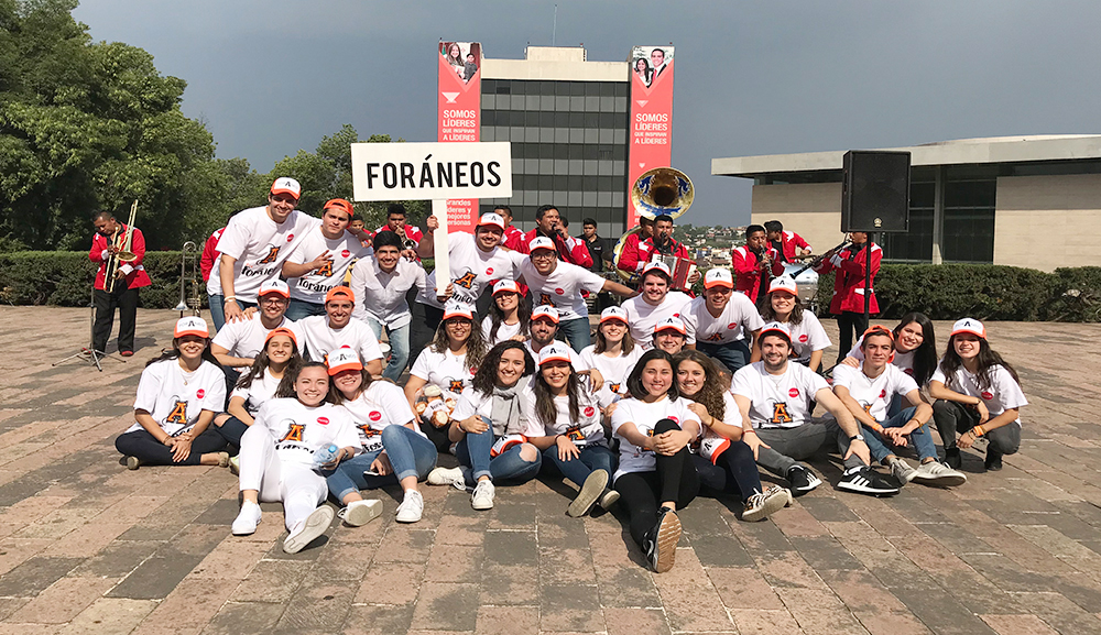 Damos la bienvenida a 1,200 alumnos foráneos Damos la bienvenida a 1,200 alumnos foráneos
