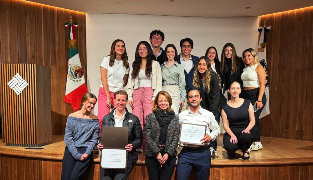 Alumnos Anáhuac participan en concurso académico con Grupo Becle